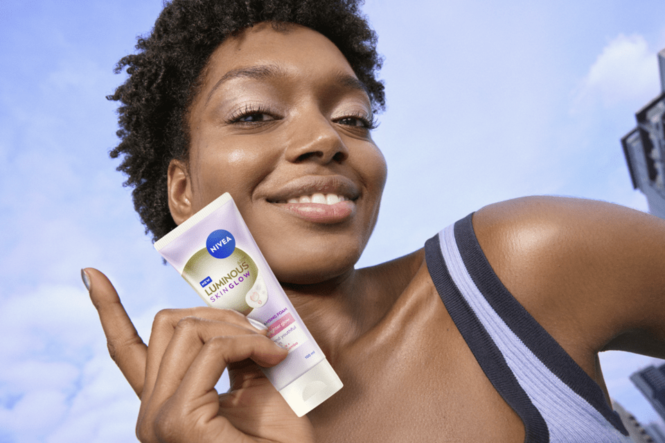 NIVEA NEW LUMINOUS 630 SKIN GLOW BUBBLE CLEANSING FOAM