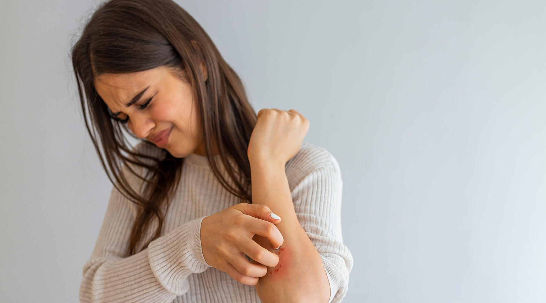 Dermatitis: Causas, Síntomas y Tratamientos - NIVEA®